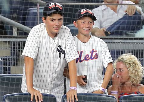 How Yankees And Mets Fans Are Viewing Subway Series This Season