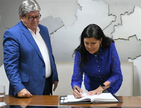 João Azevêdo tira licença e Lígia Feliciano assume interinamente o