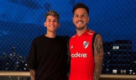 La Viral Foto De Driussi Con El Conjunto De River Olé Ar