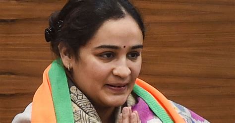 Aparna Yadav Meets Up Bjp Prez After Sp Names Dimple Yadav As Mainpuri