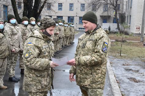 Военных медиков в зоне ООС наградили - фото - ZN.ua