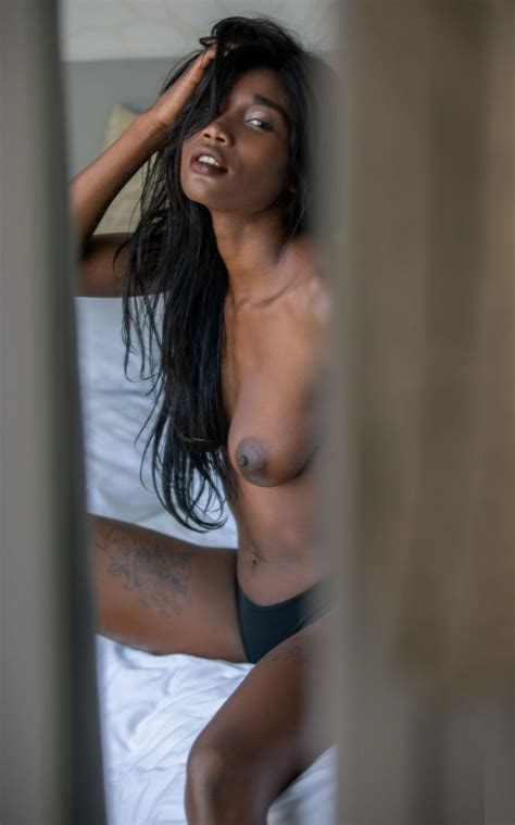 Mimi Desuka Nude Model From Switzerland 14 Photos The Fappening
