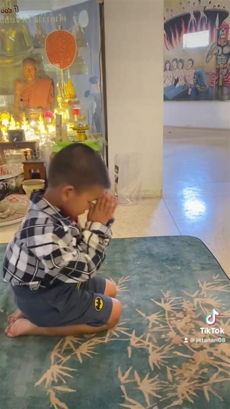 คาถาหลวงปู่ทวด นะโมตัสสะ ภะคะวะโต อะระหะโต สัมมาสัมพุทธัสสะ 3 จบ นะโม โพธิสัตโต อาคันติมายะ