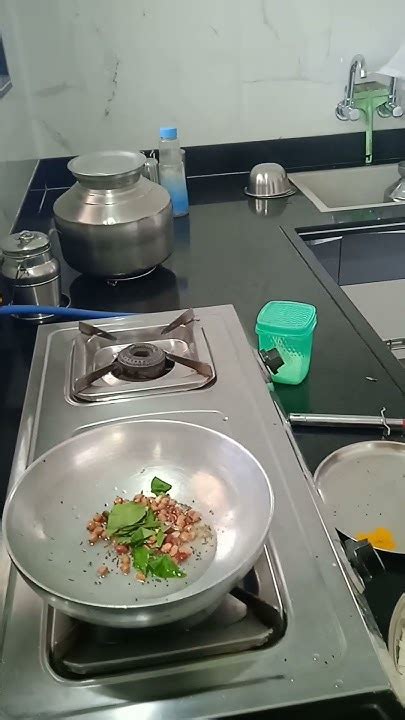 चविष्ट पोहे ची रेसिपी सबस्क्राईब करायला विसरू नका आणि आम्हाला तस कळवा