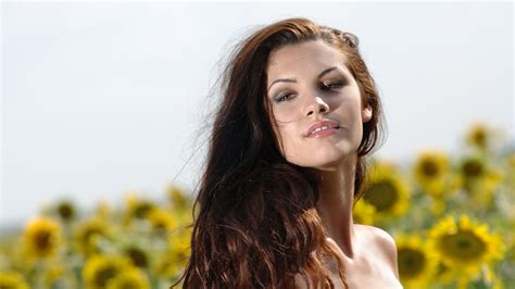 2560x1600 Lola Myluv