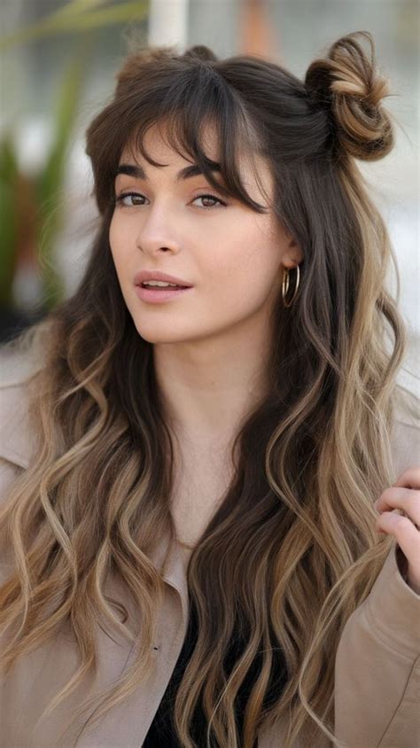 28 Stunning Hairstyles With Feathered Bangs Trending In 2025