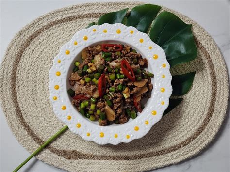 편스토랑 이정현 호두마늘쫑덮밥 레시피 대만 창잉터우 요리를 한식버전으로 만든 마늘쫑 돼지고기 덮밥요리