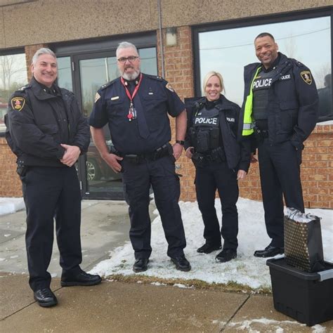 Windsor And Anishinabek Police Creating Joint Training Program Cbc News