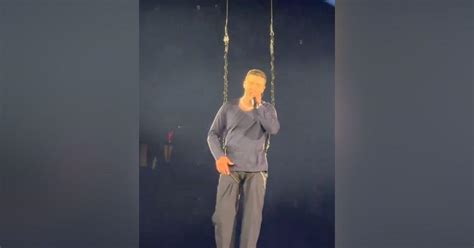 Justin Timberlakes Bulge Goes Viral After Nashville Concert