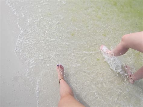 Mariah Santos Feet