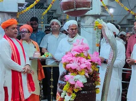 Mahant Of Rawatpura Dham Worshiped Lord Bholenath In Kundeshwar