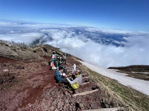 日照時間の長い時期にゆっくり登る！「利尻山登頂と礼文島フラワーハイキング 」4日間 ｜ 登山・ハイキング・歩く旅（国内） 歩く旅専門店