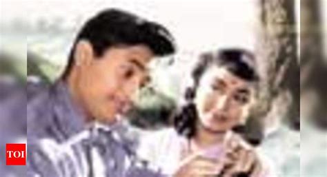 Dev Anand Gets Hollywood Help Times Of India