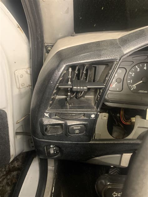 Дефлектор — ГАЗ Соболь, 2,7 л, 2003 года | аксессуары | DRIVE2
