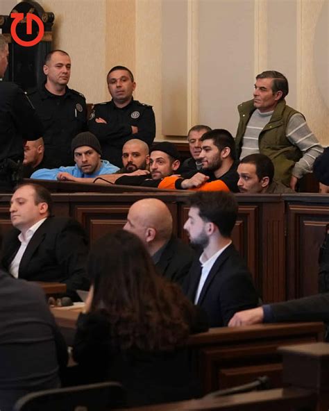 Tabula ტაბულა ფოტოები თბილისის საქალაქო სასამართლოდან სადაც აქციების დროს სისხლის სამართლის