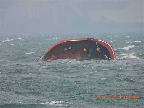 Kapal Tanker Filipina Terbalik Di Perairan Manila Koran Jakarta
