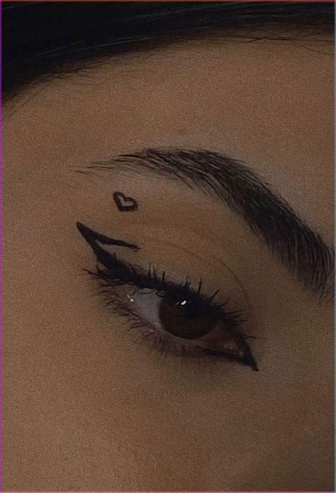 15 Beginner Friendly Eyeliner Tips And Tricks In 2024 Eyeliner