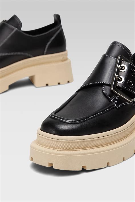 Półbuty Gino Rossi 222FW168 Czarny CCC eu
