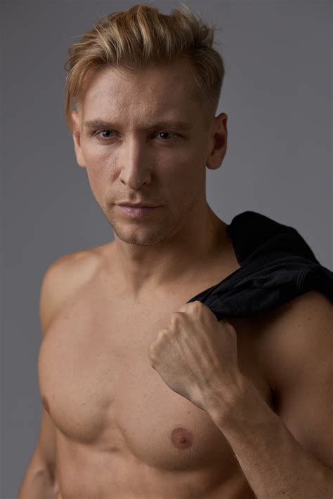 Beau Jeune Homme Nu Photos Téléchargez Gratuitement Des Images De