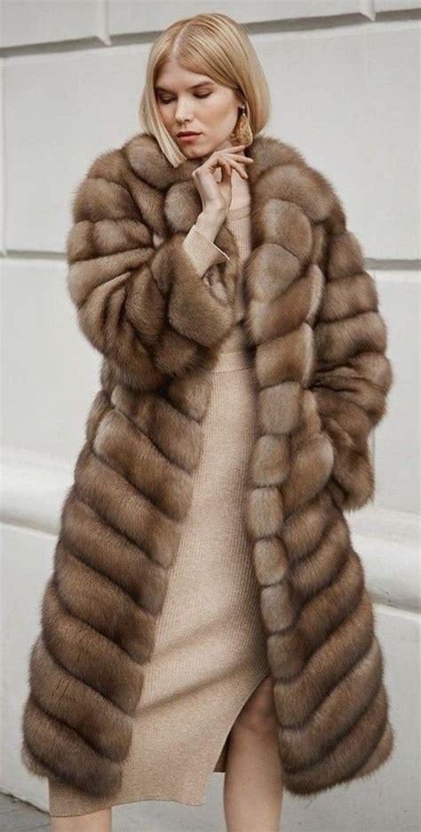 Pin On Anziehsachen Fur Coat Fur Fashion