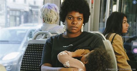 Allaitement cette campagne dénonce les critiques contre les mères qui