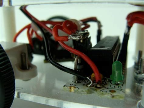 how to build a maze solving robot using arduino