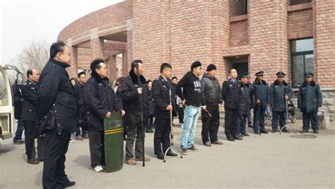 新闻与传播学院师生参与校保卫处组织的反恐演练——新闻与传播学院“立德树人”工程之安全教育活动 辽宁大学新闻与传播学院