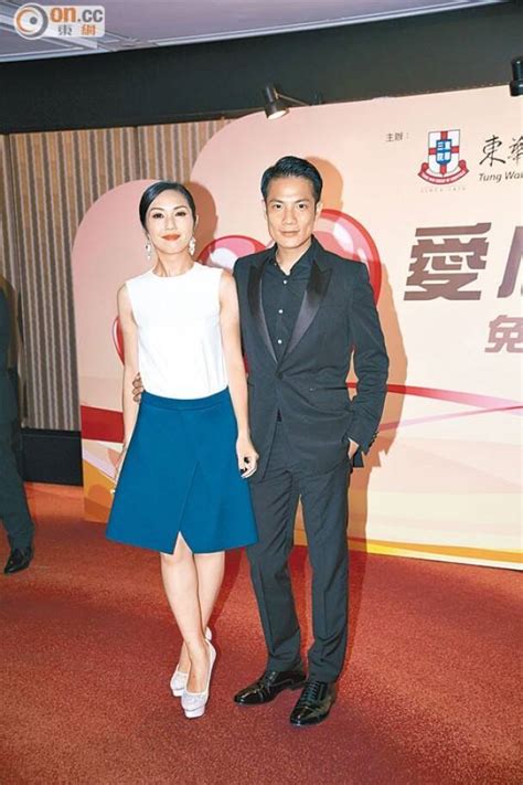 潮妈杨千嬅亲送儿子上学 丁进诺背红书包萌翻众人 手机凤凰网