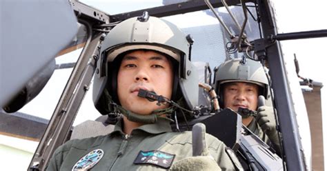 육군 첫 준사관 父子 헬기 조종사 탄생