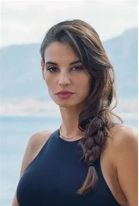 Фиолетовый как море колоритный итальянский детективный сериал с турецким акцентом Айрин