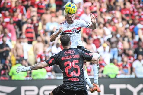 gol de Calleri São Paulo vence Flamengo no Maracanã e sai em