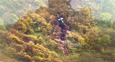 تصویری تلخ از هلیکوپتر سوخته شده رئیس جمهور عکس