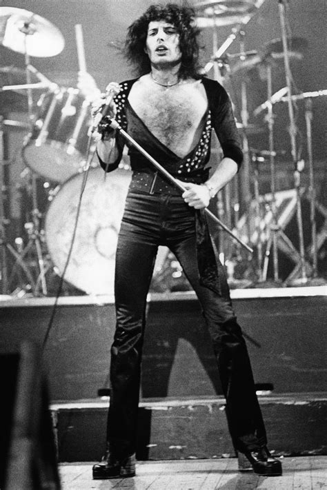 Freddie Mercurys Most Iconic Moments In Photos Queen Freddie Mercury