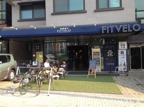 커피향이 흐르는 자전거피팅 샵