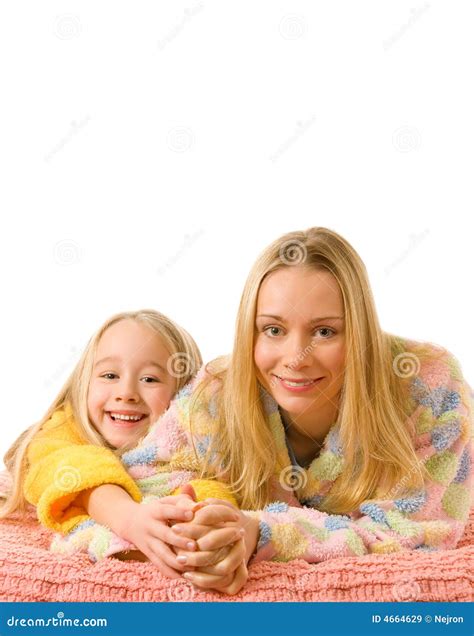 Mutter Und Ihre Tochter Stockbild Bild Von Mutter Frech