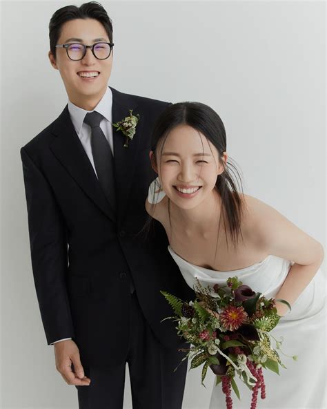 Hình Anhr에 있는 Baohoang님의 핀 2025 웨딩사진 포즈 웨딩 포즈 신부 포즈