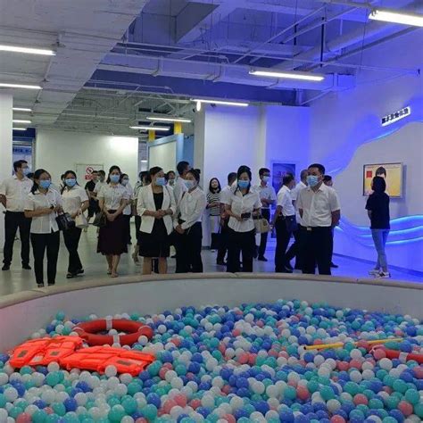 强化师德师风建设 筑牢安全法制防线教育会议校园