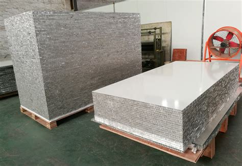 Hpl 벌집 패널의 2000 제곱 미터 수출 알루미늄 허니 콤 패널 뉴스 불산 Hwstronger 건축 자재 유한 회사