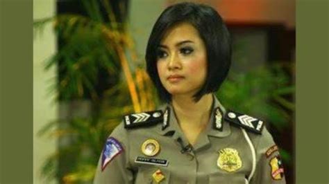 6 Potret Brigadir Avvy Olivia Polwan Cantik Mantan Pramugari Okezone
