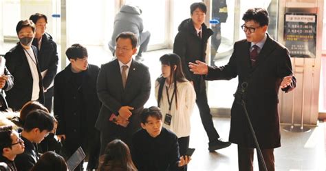 한동훈 “비정치인 대거 등용” 인물교체 시동