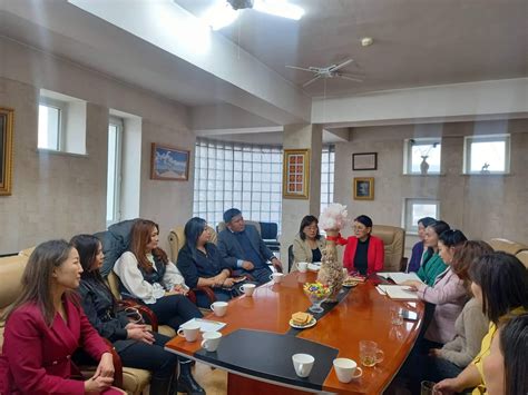 👦👧 “Өнөр бүл төв” буюу хүүхдийн асрамж халамжийн төвд холбон зуучилж хүлээлгэн өгсөн хүүхдүүдэд