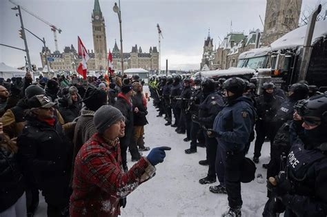 Bankers Say Panicked Canadians Rushed To Withdrawal Their Money During
