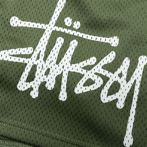 Big Basic Mesh Short Olive Feature