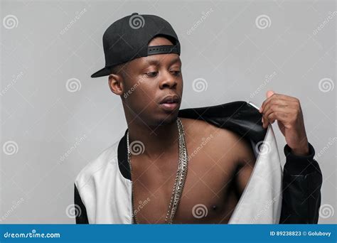 Afrikaanse Amerikaanse Rapper Huidige De Jeugdproblemen Stock Afbeelding Image Of Uitrusting