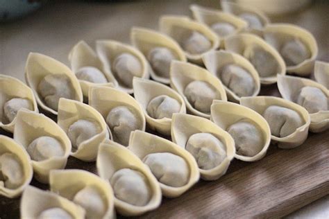 荠菜馄饨～ 胖球闪电猴