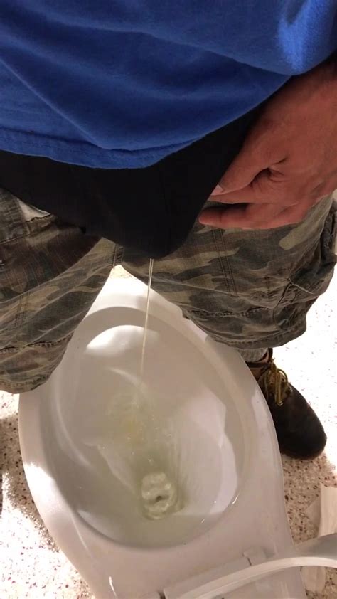 Shorts Pissing Thisvid Com