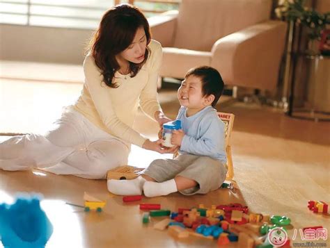 带孩子的保姆一个月多少钱 2017带小孩保姆工资 八宝网