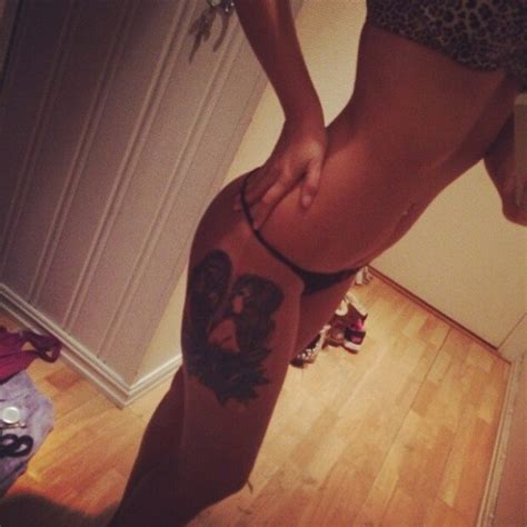 Norwegian Amanda Forsberg Selfie G48r13l