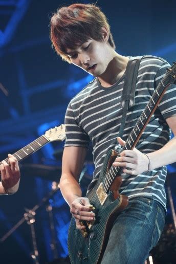 Cnblue（イ・ジョンヒョン） エンタメovo（オーヴォ）
