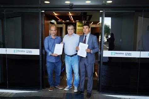 Políticos Protocolam O Sétimo Pedido De Impeachment Contra Governador